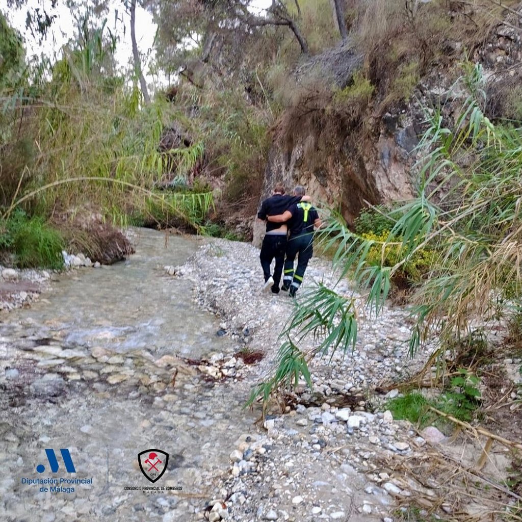 Rescatan a un joven tras perderse con su motocicleta en el paraje del ...